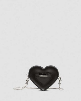 Dr. Martens Herzf&ouml;rmige Mini Ledertasche in Schwarz