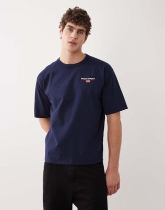 Polo Ralph Lauren Sport Capsule - T-shirt d&eacute;contract&eacute; &eacute;pais &agrave; petit logo drapeau - Bleu marine