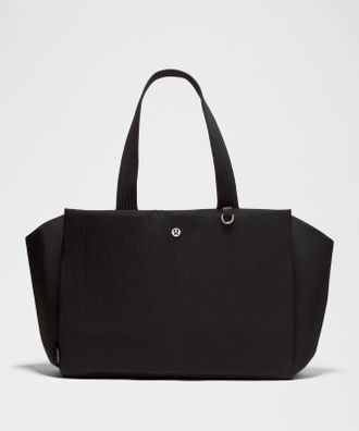 lululemon Tote-Bag mit drei F&auml;chern 18 L in Black/Graphite Grey/Silver