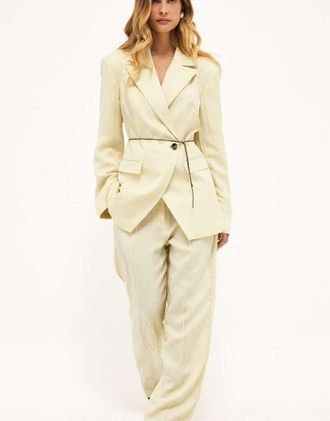 NA-KD Figurbetonter Blazer aus Lyocell-Mix in Hellgelb