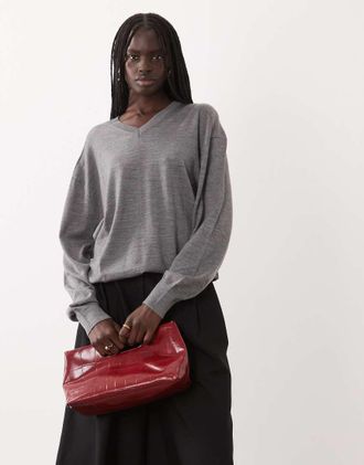 Arket pull oversize en pure laine m&eacute;rinos &agrave; col V gris