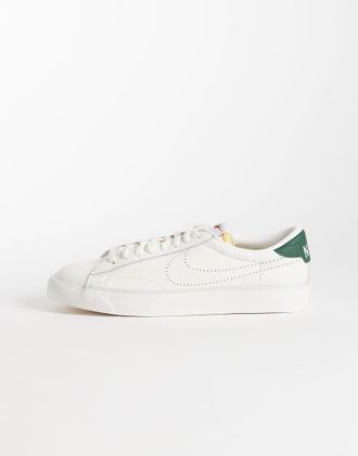 Nike Tennis Classic AC Smash - Sneaker in Wollwei&szlig; und Gr&uuml;n