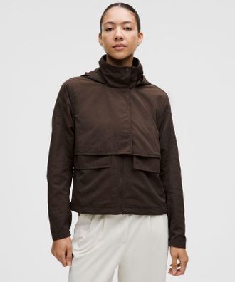 lululemon Always Effortless Jacke f&uuml;r Frauen - Gr&ouml;&szlig;e 10 in Walnut Crunch
