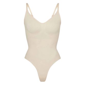 SKIMS Seamless Sculpt Thong Bodysuit - - Tops - Damen - Beige - S