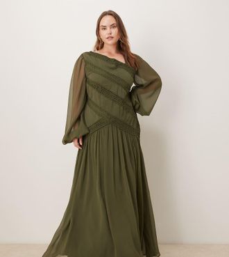 Asos Curve ASOS DESIGN Curve - Lang&auml;rmliges Maxikleid in Khaki mit asymmetrischem Ausschnitt und Spitzenbesatz-Gr&uuml;n