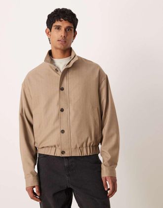 Asos Veste de surv&ecirc;tement habill&eacute;e d&eacute;contract&eacute;e &agrave; fines rayures - Marron-Brown