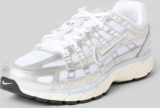 Nike Sneaker mit Logo-Detail