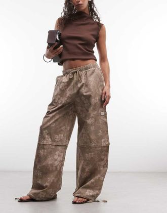 Daisy Street Pantalon 2 en 1 taille basse &agrave; imprim&eacute; hibiscus avec fermeture &eacute;clair - Marron-Multicolore