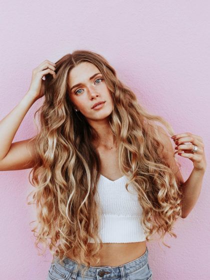 Bye, bye Föhn: 5 Tipps wie du deine Haare lufttrocknen kannst, ohne dass sie frizzy werden