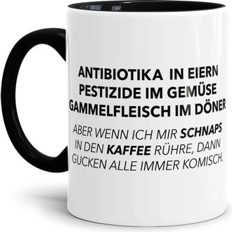 Tassendruck B&uuml;ro-Tasse Schnaps im Kaffee Innen & Henkel Schwarz - Mug/Cup/Becher/Lustig/Witzig/Kollege/Arbeit/Geschenk-Idee/Fun/Beste Qualit&auml;t - 25 Jahre Erfahrun