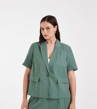 Vero Moda Curve Blazer densemble ajust&eacute; &agrave; manches courtes - Vert laurier