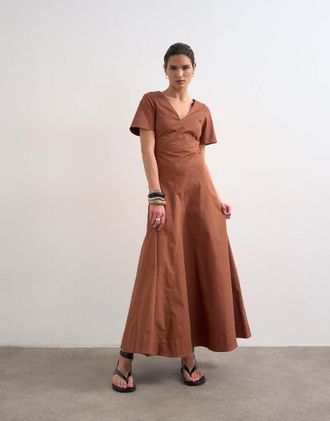 Topshop Robe mi-longue &agrave; col en V et coutures apparentes - Rouille-Brown
