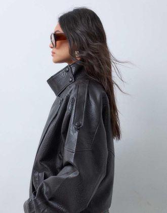 Jacqueline de Yong Oversize-Bomberjacke aus Lederimitat mit Stehkragen in Braun