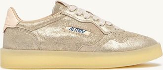 Autry SNEAKERS MEDALIST LOW AUS LEDER UND WILDLEDER LAMINIERT IN PLATIN UND ELFENBEIN
