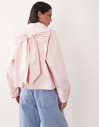 Miss Selfridge mac court avec d&eacute;tail noeud au dos en rose