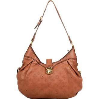 Louis Vuitton Crossbody Bags - Louis Vuitton Leather Monogram Mahina Shoulder Bag - Gr. unisize - in Braun - f&uuml;r Damen