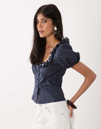 WeWoreWhat Top boutonn&eacute; &agrave; volants - Bleu marine