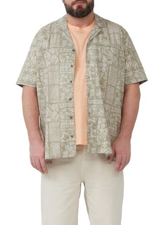 s.Oliver Resort Fit: Kurzarmhemd aus Viskosemix mit Brusttasche