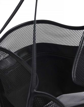 NA-KD Tragetasche aus Netzstoff in Schwarz
