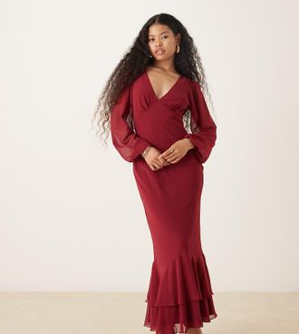 Lace & Beads Petite Robe longue &agrave; ourlet volant&eacute; et manches longues - Framboise-Rouge