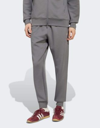 adidas Originals Trefoil Essentials Spacer-Trainingshose in Grau Four
