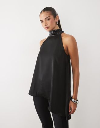 Pretty Lavish haut asym&eacute;trique &agrave; col montant avec d&eacute;tail &eacute;charpe en sequins noir