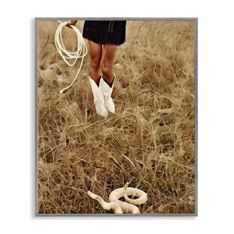 Stupell Industries With Her Lasso & Snake Giclée-Kunst, gerahmt, Design von Jesse Keith, 35,6 x 28,9 cm, Weiß