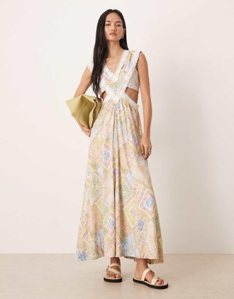 Asos Robe longue sans manches en dentelle appliqu&eacute;e &agrave; carreaux et d&eacute;coupe - Motif abstrait pastel-Multicolore