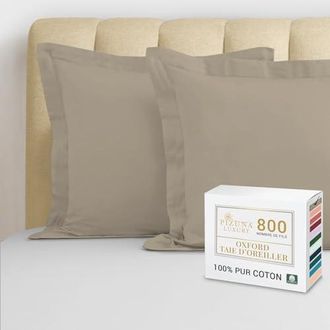 Pizuna Simply Taupe Taie dOreiller avec Pouce Carr&eacute; 800 Fils au Pouce Carr&eacute; (Lot de 2 Taies dOreiller Simply Taupe 100% Coton, 65x65cm)