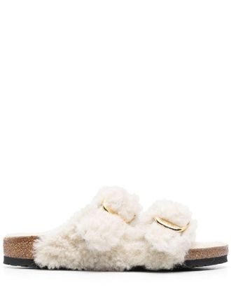 Birkenstock claquettes en peau lain&eacute;e &agrave; boucle - Tons neutres