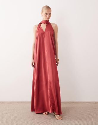 Vila Robe longue en satin &agrave; encolure foulard - Rouge baie de houx