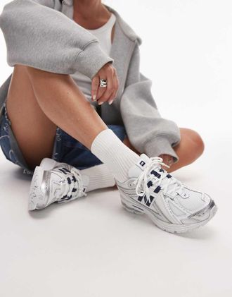 New Balance 1906R - Unisex - Sneaker in Weiß und Marineblau