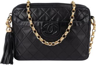 Chanel Crossbody Bags - Chanel Quilted Lambskin CC Camera Crossbody Bag - Gr. unisize - in Schwarz - f&uuml;r Damen