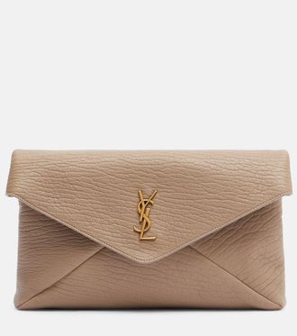 Saint Laurent Clutch Cassandre Large aus Leder