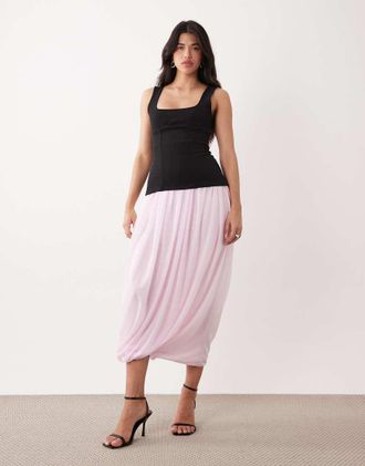 Asos Robe corset longue &agrave; &eacute;paules d&eacute;nud&eacute;es et encolure carr&eacute;e avec ourlet boule en tulle - Rose