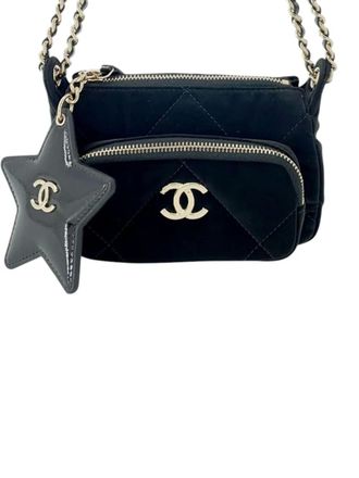 Chanel 2025 Coco Neige Velvet Effect Nylon Clutch with Chain crossbody bag - Schwarz