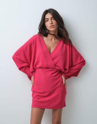 Asos Wickel-Minikleid mit Fledermaus&auml;rmeln in Pink-Rosa