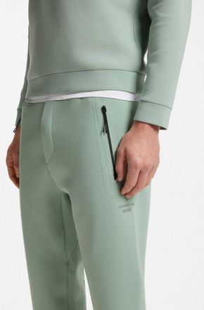 HUGO BOSS Jogginghose Porsche Spirit 70 Capsule Collection Premium Herrenmode Innovative Geruchskontroll-Technologie HEIQ MINT