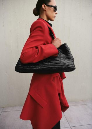 Mango Gro&szlig;e Schultertasche aus Leder in Flechtoptik schwarz - Damen - Einheitsgr&ouml;&szlig;e - MANGO