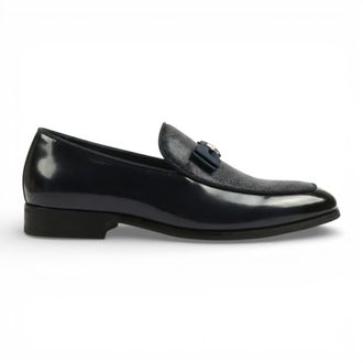 Infinity Leather Schwarze Herren-Loafer mit strukturierter Vorderseite und ikonischer Schnalle und Schleife