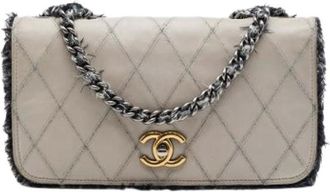 Chanel Sac bandouli&egrave;re matelass&eacute; en cuir dagneau Pre-owned - Femme - Pre-owned - Gris - Taille: ONE Size