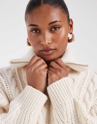 & Other Stories cardigan bomber en maille torsad&eacute;e en pure laine, blanc cass&eacute;
