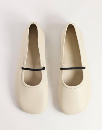Topshop Bella ballerines bout rond en blanc cass&eacute;-Jaune