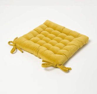 Homescapes Sitzkissen Samt senfgelb - Stuhlkissen 40x40 mit Bändern, Sitzauflage Baumwollsamt, bequem, weich & Oeko-TEX-Zertifiziert