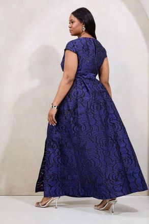 Lipsy Maxikleid Lipsy Premium Maxikleid mit G&uuml;rtel, Curve (1-tlg)