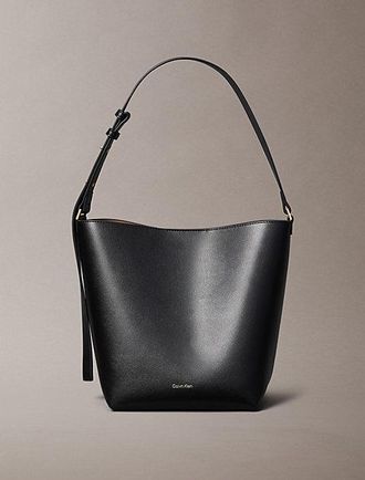 Calvin Klein Sac seau avec logo m&eacute;tallis&eacute;