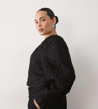 Asos Curve ensemble coordonn&eacute; blazer court en boucl&eacute; &agrave; manches ovo&iuml;des noir
