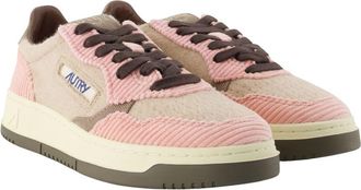 Autry Medalist Low Sneaker - Pink