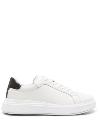 Calvin Klein baskets en cuir &agrave; empi&egrave;cements iris&eacute;s - Blanc