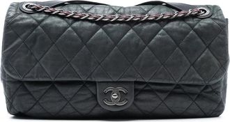 Chanel Hobo Bags - Jumbo Iridescent Calfskin In The Mix Flap - Gr. unisize - in Gr&uuml;n - f&uuml;r Damen